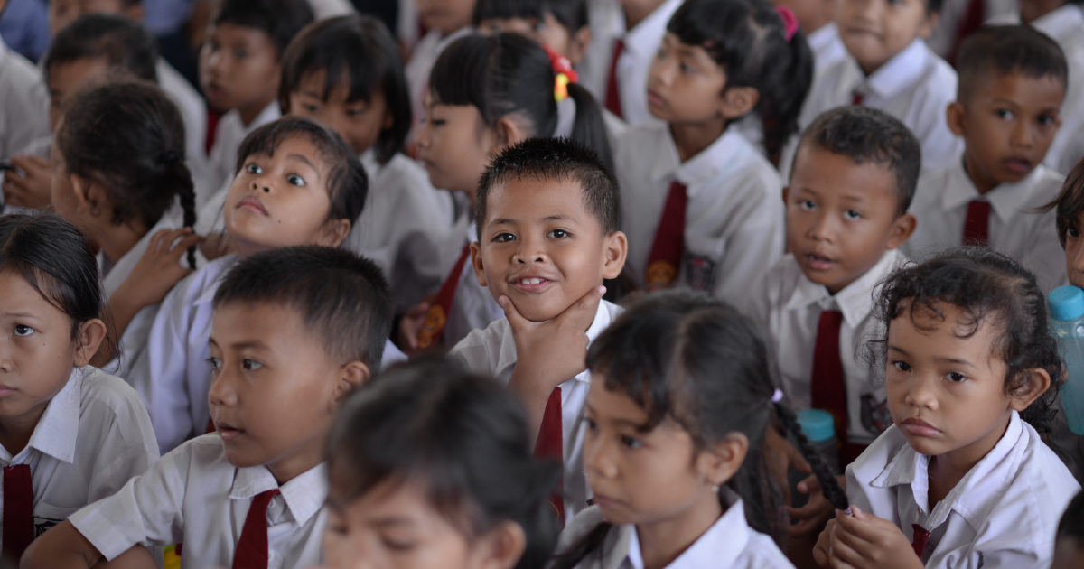 Fostering both happiness and achievement among students: How can we ...